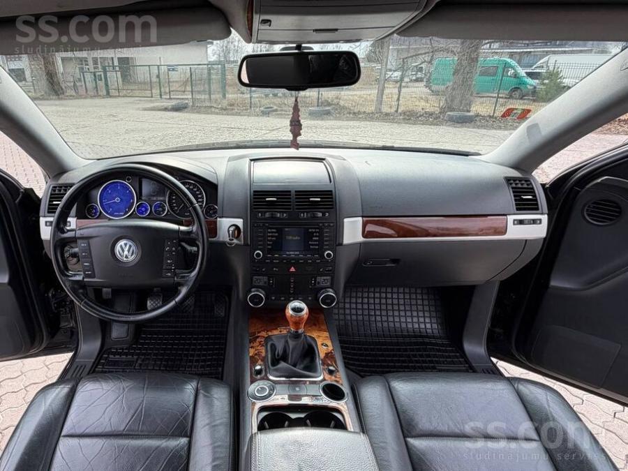 Melns Volkswagen Touareg 2006 Rīga, ar dzinēja tilpumu 3.00 L un nobraukumu 0 tūkst. km par 4890 €, foto 15 vietnē AUTOMOTO.COM.LV
