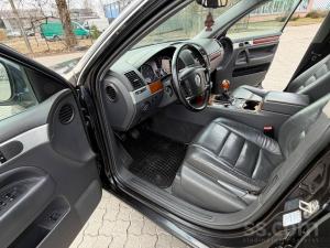Melns Volkswagen Touareg 2006 Rīga, ar dzinēja tilpumu 3.00 L un nobraukumu 0 tūkst. km par 4890 €, foto 18 vietnē AUTOMOTO.COM.LV