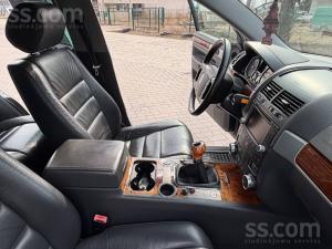 Melns Volkswagen Touareg 2006 Rīga, ar dzinēja tilpumu 3.00 L un nobraukumu 0 tūkst. km par 4890 €, foto 23 vietnē AUTOMOTO.COM.LV