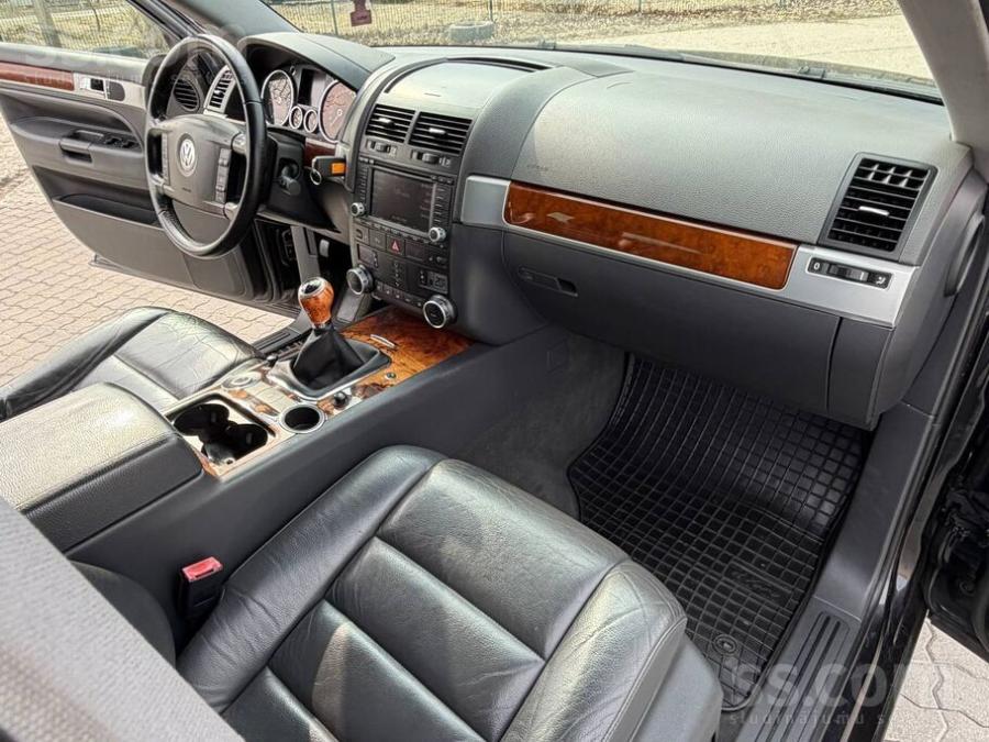 Melns Volkswagen Touareg 2006 Rīga, ar dzinēja tilpumu 3.00 L un nobraukumu 0 tūkst. km par 4890 €, foto 24 vietnē AUTOMOTO.COM.LV