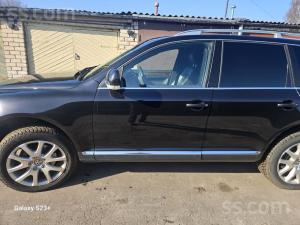 Melns Volkswagen Touareg 2006 Rīga, ar dzinēja tilpumu 3.00 L un nobraukumu 302 tūkst. km par 4390 €, foto 6 vietnē AUTOMOTO.COM.LV