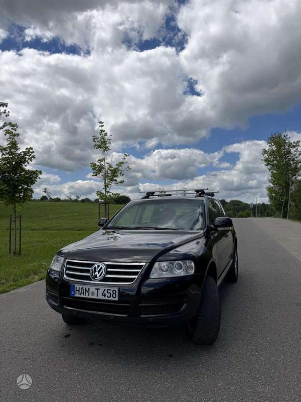 Melns Volkswagen Touareg 2006 Viļņa, ar dzinēja tilpumu 2.97 L un nobraukumu 270 tūkst. km par 4950 €, foto 2 vietnē AUTOMOTO.COM.LV