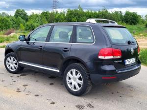 Melns Volkswagen Touareg 2006 Viļņa, ar dzinēja tilpumu 3.00 L un nobraukumu 290 tūkst. km par 2790 €, foto 13 vietnē AUTOMOTO.COM.LV