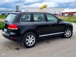 Melns Volkswagen Touareg 2006 Viļņa, ar dzinēja tilpumu 3.00 L un nobraukumu 290 tūkst. km par 2790 €, foto 17 vietnē AUTOMOTO.COM.LV