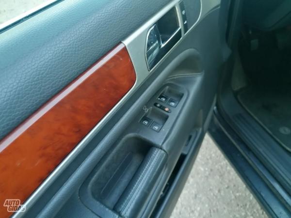 Melns Volkswagen Touareg 2006 Utena, ar dzinēja tilpumu 3.00 L un nobraukumu 290 tūkst. km par 3500 €, foto 10 vietnē AUTOMOTO.COM.LV