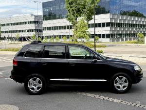 Melns Volkswagen Touareg 2006 Viļņa, ar dzinēja tilpumu 2.50 L un nobraukumu 290 tūkst. km par 1650 €, foto 9 vietnē AUTOMOTO.COM.LV