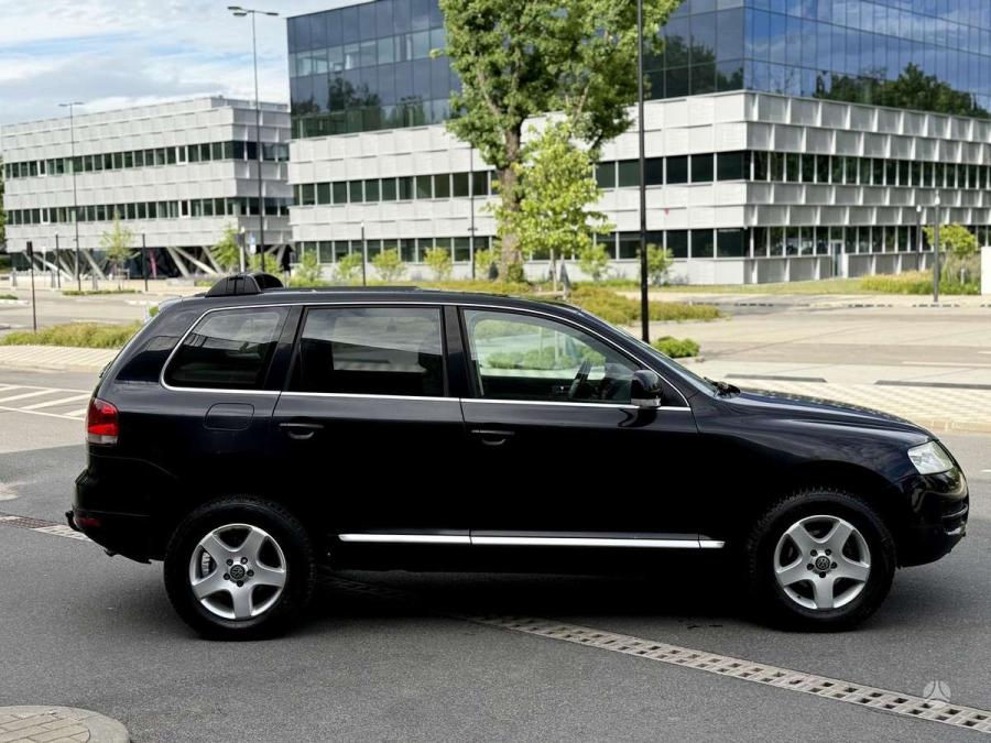 Melns Volkswagen Touareg 2006 Viļņa, ar dzinēja tilpumu 2.50 L un nobraukumu 290 tūkst. km par 1650 €, foto 9 vietnē AUTOMOTO.COM.LV