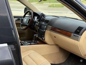 Melns Volkswagen Touareg 2006 Viļņa, ar dzinēja tilpumu 2.50 L un nobraukumu 290 tūkst. km par 1650 €, foto 10 vietnē AUTOMOTO.COM.LV