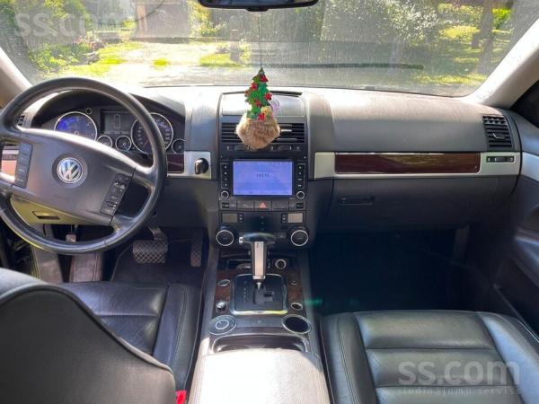 Melns Volkswagen Touareg 2006 Dobele, ar dzinēja tilpumu 3.00 L un nobraukumu 390 tūkst. km par 2950 €, foto 5 vietnē AUTOMOTO.COM.LV