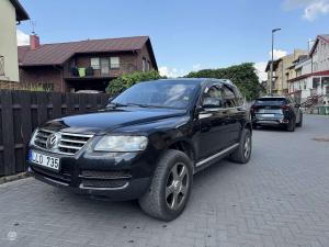 Melns Volkswagen Touareg 2006 Kauņa, ar dzinēja tilpumu 2.97 L un nobraukumu 340 tūkst. km par 3400 €, foto 4 vietnē AUTOMOTO.COM.LV