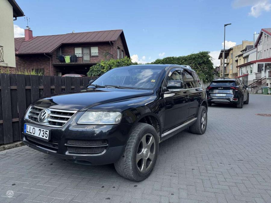 Melns Volkswagen Touareg 2006 Kauņa, ar dzinēja tilpumu 2.97 L un nobraukumu 340 tūkst. km par 3400 €, foto 4 vietnē AUTOMOTO.COM.LV