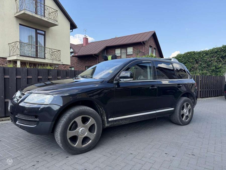 Melns Volkswagen Touareg 2006 Kauņa, ar dzinēja tilpumu 2.97 L un nobraukumu 340 tūkst. km par 3400 €, foto 5 vietnē AUTOMOTO.COM.LV
