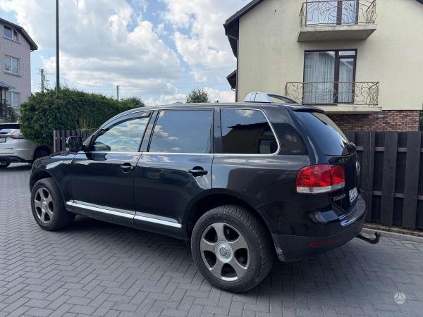 Melns Volkswagen Touareg 2006 Kauņa, ar dzinēja tilpumu 2.97 L un nobraukumu 340 tūkst. km par 3400 €, foto 5 vietnē AUTOMOTO.COM.LV