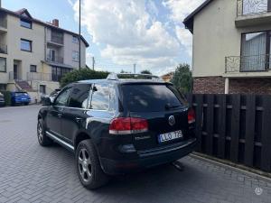Melns Volkswagen Touareg 2006 Kauņa, ar dzinēja tilpumu 2.97 L un nobraukumu 340 tūkst. km par 3400 €, foto 7 vietnē AUTOMOTO.COM.LV