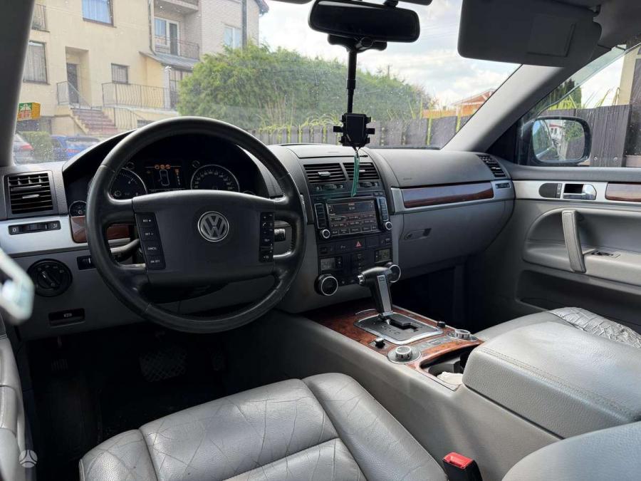 Melns Volkswagen Touareg 2006 Kauņa, ar dzinēja tilpumu 2.97 L un nobraukumu 340 tūkst. km par 3400 €, foto 12 vietnē AUTOMOTO.COM.LV