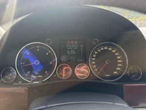Melns Volkswagen Touareg 2006 Kauņa, ar dzinēja tilpumu 2.97 L un nobraukumu 340 tūkst. km par 3400 €, foto 16 vietnē AUTOMOTO.COM.LV