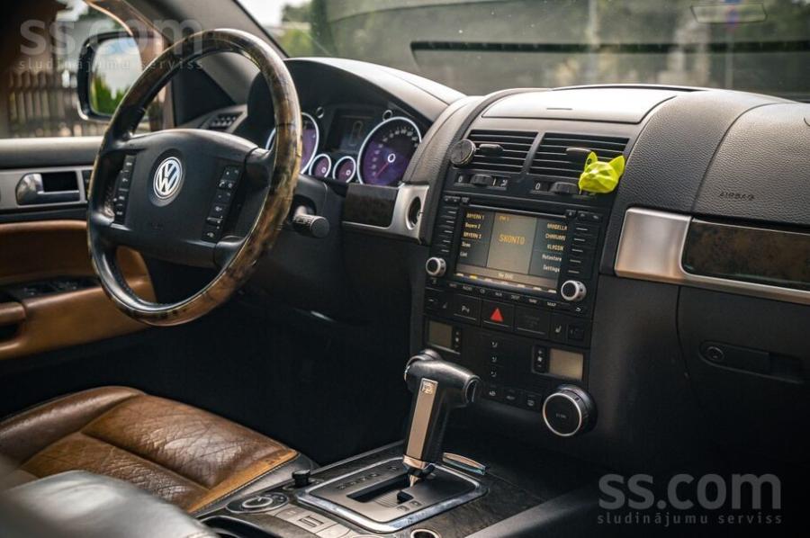 Melns Volkswagen Touareg 2006 Rīga, ar dzinēja tilpumu 3.00 L un nobraukumu 0 tūkst. km par 3990 €, foto 8 vietnē AUTOMOTO.COM.LV