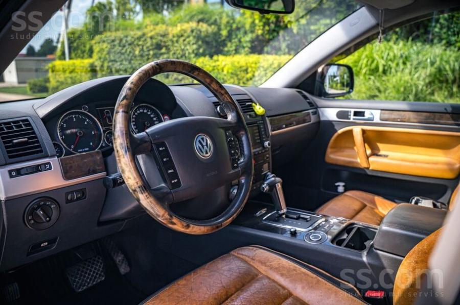 Melns Volkswagen Touareg 2006 Rīga, ar dzinēja tilpumu 3.00 L un nobraukumu 0 tūkst. km par 3990 €, foto 14 vietnē AUTOMOTO.COM.LV