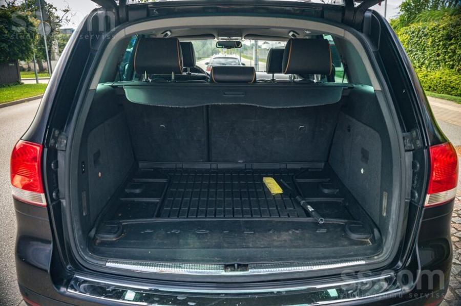 Melns Volkswagen Touareg 2006 Rīga, ar dzinēja tilpumu 3.00 L un nobraukumu 0 tūkst. km par 3990 €, foto 23 vietnē AUTOMOTO.COM.LV