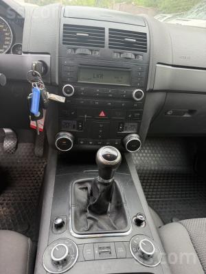 Black Volkswagen Touareg 2006 in Riga, with an engine capacity of 3.00 L and mileage of 322 thousand km for 2950 €, photo 7 on AUTOMOTO.COM.LV