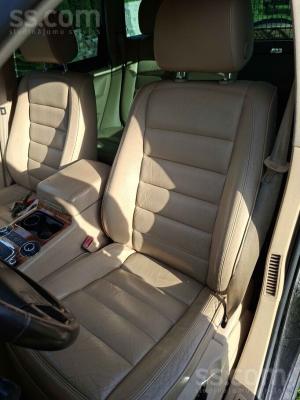 Black Volkswagen Touareg 2006 in Bauska, with an engine capacity of 3.00 L and mileage of 329 thousand km for 2800 €, photo 7 on AUTOMOTO.COM.LV