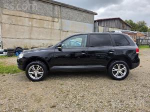 Black Volkswagen Touareg 2006 in Rezekne, with an engine capacity of 3.00 L and mileage of 0 thousand km for 3950 €, photo  on AUTOMOTO.COM.LV