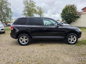 Black Volkswagen Touareg 2006 in Rezekne, with an engine capacity of 3.00 L and mileage of 0 thousand km for 3950 €, photo 3 on AUTOMOTO.COM.LV
