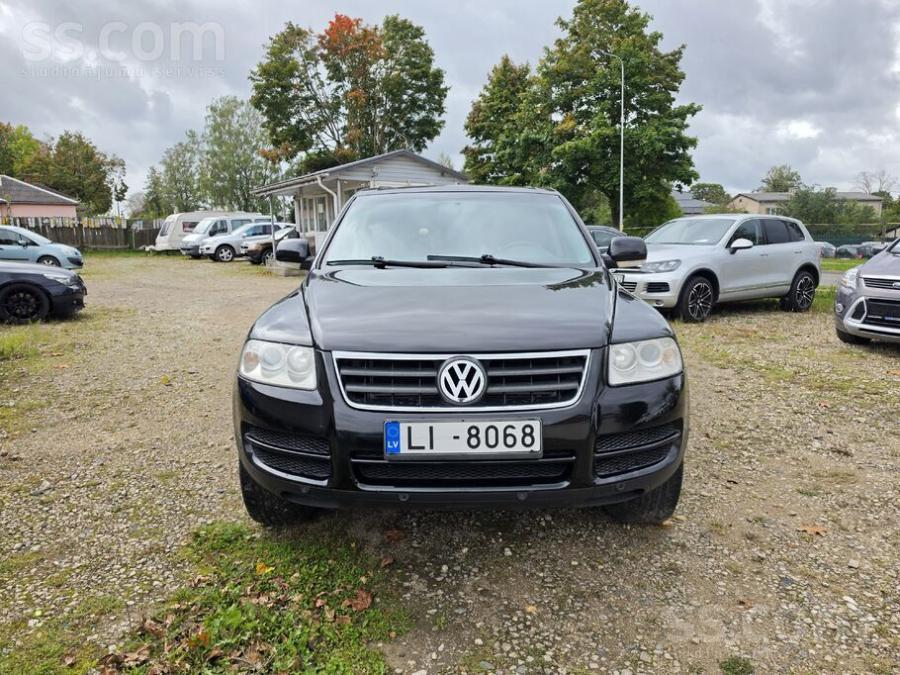 Black Volkswagen Touareg 2006 in Rezekne, with an engine capacity of 3.00 L and mileage of 0 thousand km for 3950 €, photo 8 on AUTOMOTO.COM.LV