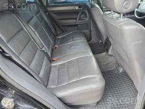 Black Volkswagen Touareg 2006 in Rezekne, with an engine capacity of 3.00 L and mileage of 0 thousand km for 3950 €, photo 22 on AUTOMOTO.COM.LV