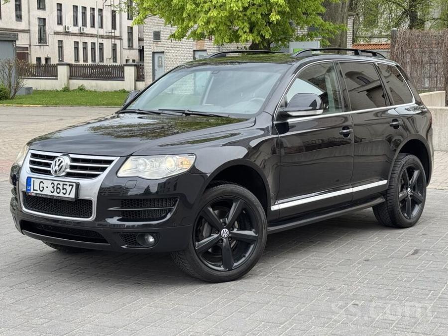 Melns Volkswagen Touareg 2007 Rīga, ar dzinēja tilpumu 3.00 L un nobraukumu 339 tūkst. km par 5650 €, foto 1 vietnē AUTOMOTO.COM.LV