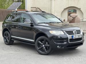 Melns Volkswagen Touareg 2007 Rīga, ar dzinēja tilpumu 3.00 L un nobraukumu 339 tūkst. km par 5650 €, foto 2 vietnē AUTOMOTO.COM.LV