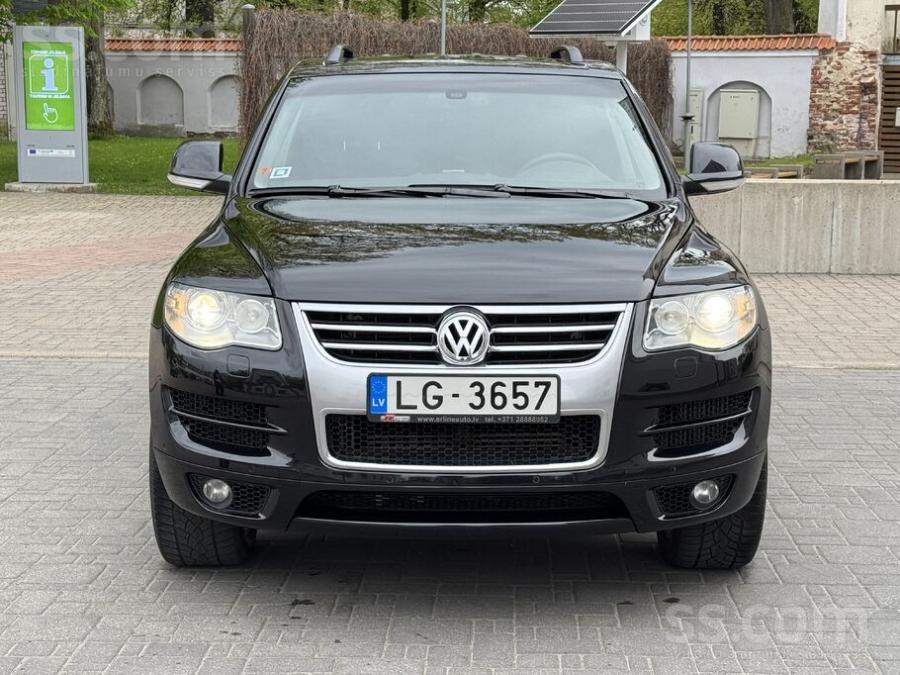Melns Volkswagen Touareg 2007 Rīga, ar dzinēja tilpumu 3.00 L un nobraukumu 339 tūkst. km par 5650 €, foto 3 vietnē AUTOMOTO.COM.LV