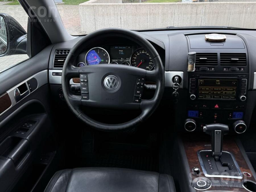 Melns Volkswagen Touareg 2007 Rīga, ar dzinēja tilpumu 3.00 L un nobraukumu 339 tūkst. km par 5650 €, foto 14 vietnē AUTOMOTO.COM.LV
