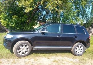 Black Volkswagen Touareg 2007 in Limbazi, with an engine capacity of 3.00 L and mileage of 324 thousand km for 5000 €, photo 2 on AUTOMOTO.COM.LV