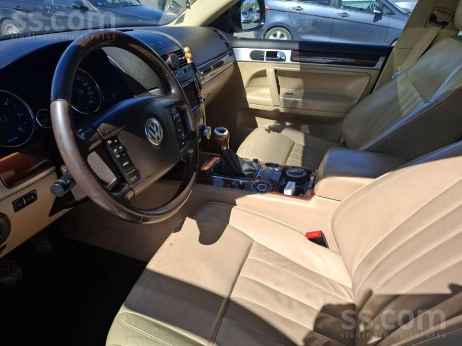 Melns Volkswagen Touareg 2007 Rīga, ar dzinēja tilpumu 2.50 L un nobraukumu 340 tūkst. km par 5150 €, foto 1 vietnē AUTOMOTO.COM.LV