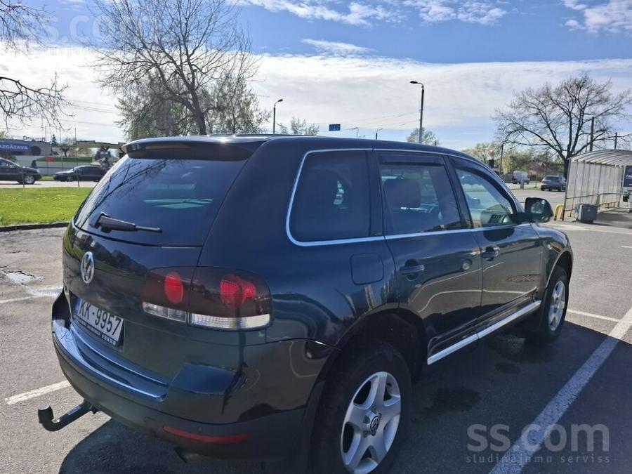 Melns Volkswagen Touareg 2007 Rīga, ar dzinēja tilpumu 2.50 L un nobraukumu 340 tūkst. km par 5150 €, foto 3 vietnē AUTOMOTO.COM.LV