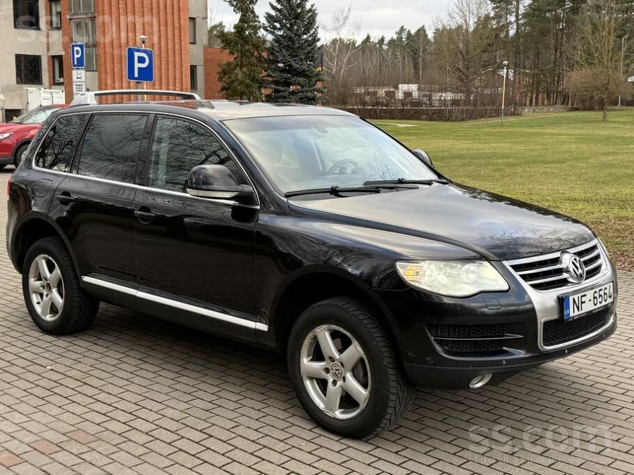 Melns Volkswagen Touareg 2007 Rīga, ar dzinēja tilpumu 3.00 L un nobraukumu 392 tūkst. km par 3950 €, foto 2 vietnē AUTOMOTO.COM.LV