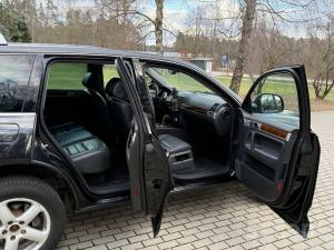 Melns Volkswagen Touareg 2007 Rīga, ar dzinēja tilpumu 3.00 L un nobraukumu 392 tūkst. km par 3950 €, foto 19 vietnē AUTOMOTO.COM.LV