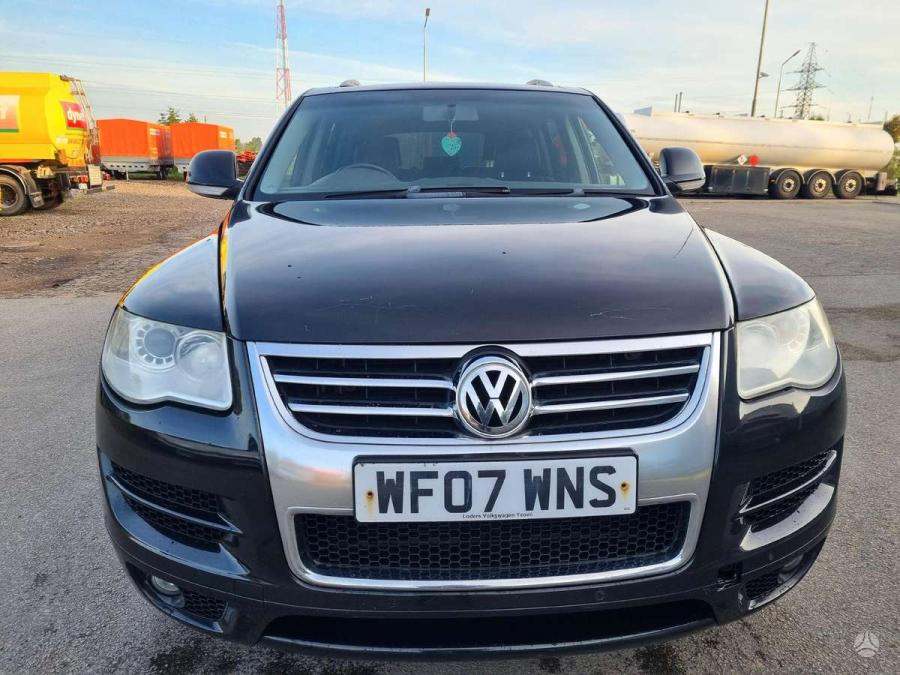 Melns Volkswagen Touareg 2007 Tauragė, ar dzinēja tilpumu 2.97 L un nobraukumu 213 tūkst. km par 2750 €, foto 6 vietnē AUTOMOTO.COM.LV