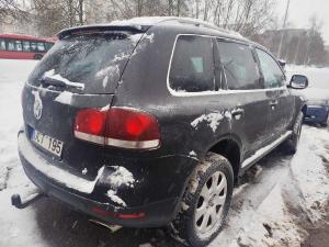 Melns Volkswagen Touareg 2007 Viļņa, ar dzinēja tilpumu 2.97 L un nobraukumu 350 tūkst. km par 2450 €, foto 3 vietnē AUTOMOTO.COM.LV