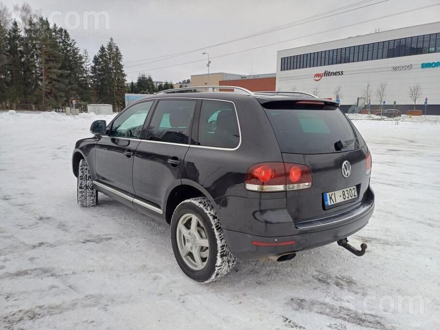 Melns Volkswagen Touareg 2007 Rīga, ar dzinēja tilpumu 3.00 L un nobraukumu 261 tūkst. km par 5500 €, foto 4 vietnē AUTOMOTO.COM.LV