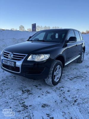 Black Volkswagen Touareg 2007 in Vilnius, with an engine capacity of 2.50 L and mileage of 263 thousand km for 3500 €, photo 7 on AUTOMOTO.COM.LV