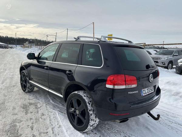 Melns Volkswagen Touareg 2007 Viļņa, ar dzinēja tilpumu 4.92 L un nobraukumu 284 tūkst. km par 2700 €, foto 3 vietnē AUTOMOTO.COM.LV