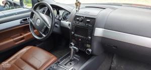 Black Volkswagen Touareg 2007 in Plunge, with an engine capacity of 3.00 L and mileage of 429 thousand km for 5000 €, photo 11 on AUTOMOTO.COM.LV