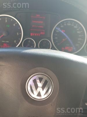 Black Volkswagen Touareg 2007 in Riga, with an engine capacity of 3.00 L and mileage of 309 thousand km for 5400 €, photo 6 on AUTOMOTO.COM.LV