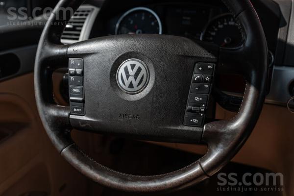 Melns Volkswagen Touareg 2007 Rīga, ar dzinēja tilpumu 3.00 L un nobraukumu 333 tūkst. km par 4450 €, foto 9 vietnē AUTOMOTO.COM.LV