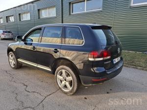 Melns Volkswagen Touareg 2007 Rīga, ar dzinēja tilpumu 3.00 L un nobraukumu 430 tūkst. km par 3850 €, foto 7 vietnē AUTOMOTO.COM.LV