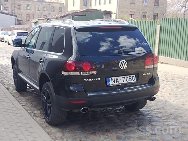 Black Volkswagen Touareg 2007 in Riga, with an engine capacity of 3.00 L and mileage of 0 thousand km for 4100 €, photo 5 on AUTOMOTO.COM.LV
