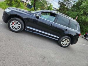Black Volkswagen Touareg 2007 in Kaunas, with an engine capacity of 3.00 L and mileage of 286 thousand km for 3500 €, photo  on AUTOMOTO.COM.LV