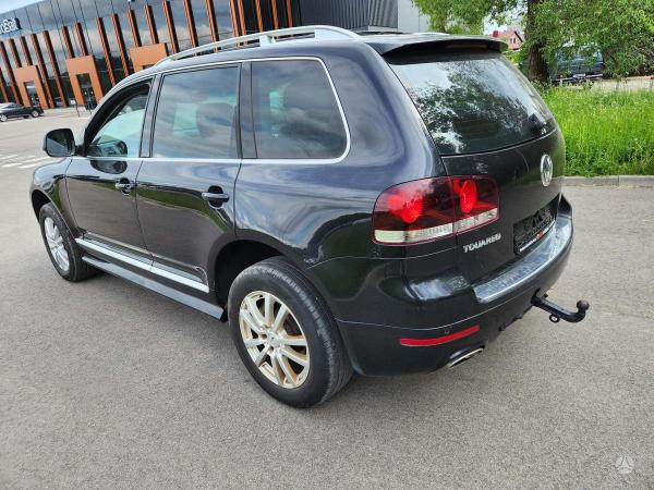 Melns Volkswagen Touareg 2007 Kauņa, ar dzinēja tilpumu 3.00 L un nobraukumu 286 tūkst. km par 3500 €, foto 3 vietnē AUTOMOTO.COM.LV